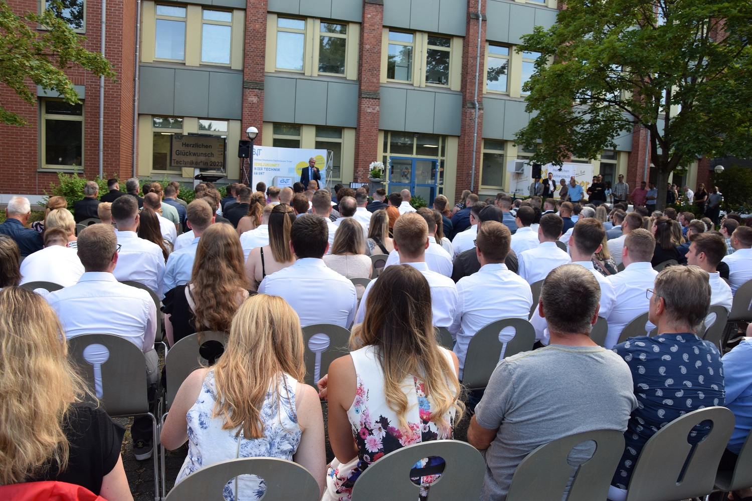Zeugnisübergabe an der Fachschule für Technik - BNT – Balthasar-Neumann ...